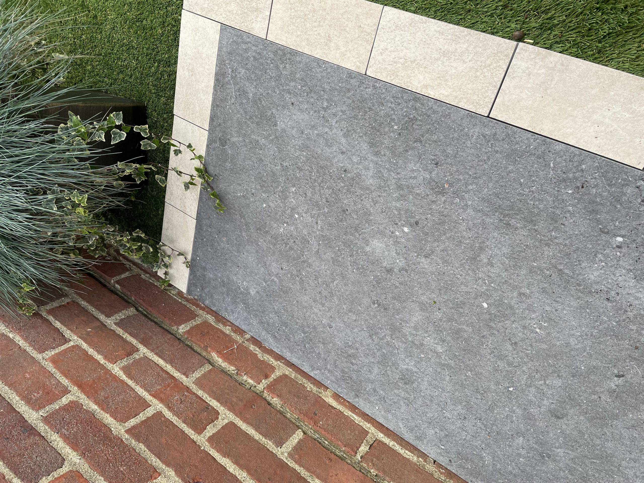 Twenty Ten Porcelain Cobbles - The Patio Warehouse Kent UK